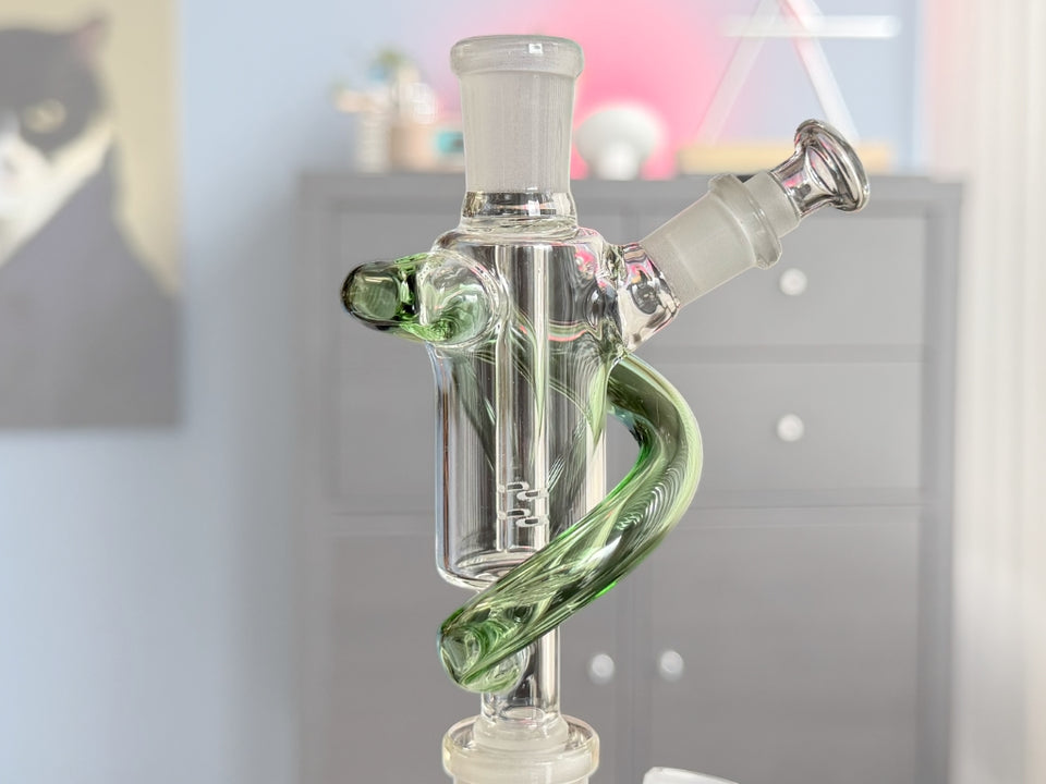 Water Pipe Adapters USA — Connect Your Vaporizer to Glass – Sneaky Pete ...